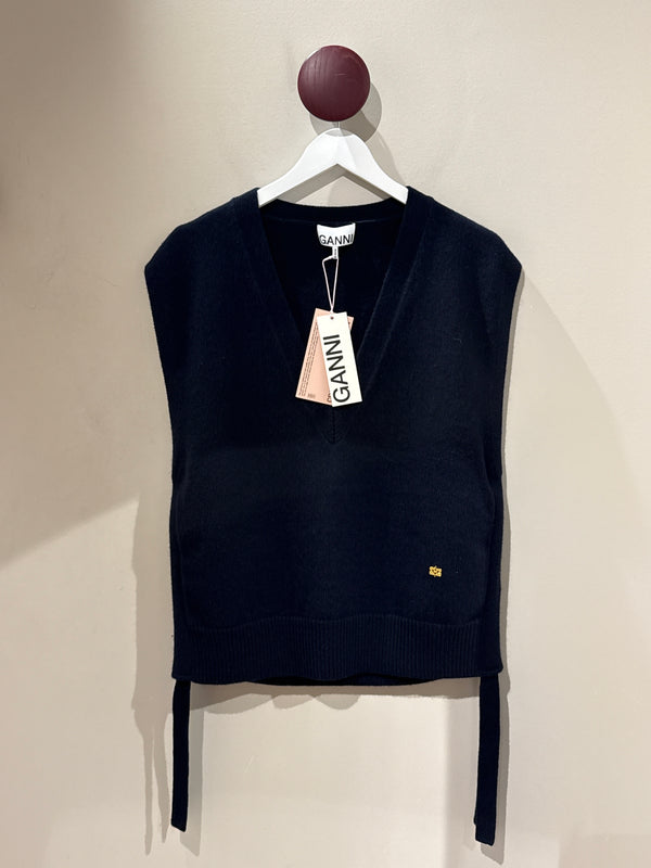 GANNI Compact Wool Sky Captain – gennyfromtheblog